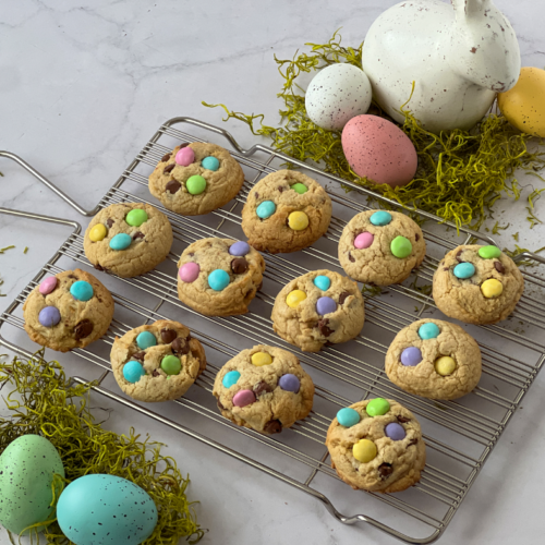 Galletas de pascua de chispas y M & M - La Soleta Arte en Cocina